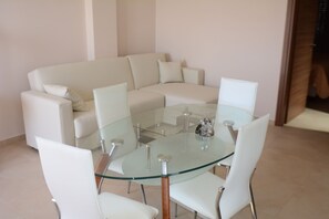 Apartamento, 1 quarto, vista para o mar | Camas extra