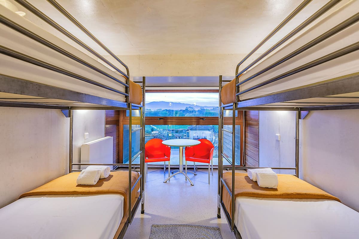 Dormitório Partilhado, Feminino, Casa de Banho Partilhada (1 Cama - Dormitório 4 Camas) | Cortinas/cortinados opacos, Wi-fi grátis, roupa de cama fornecida