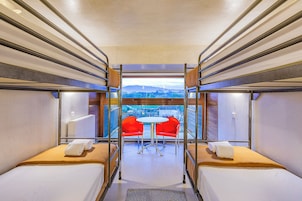 Dormitório Partilhado, Feminino, Casa de Banho Partilhada (1 Cama - Dormitório 4 Camas) | Cortinas/cortinados opacos, Wi-fi grátis, roupa de cama fornecida 