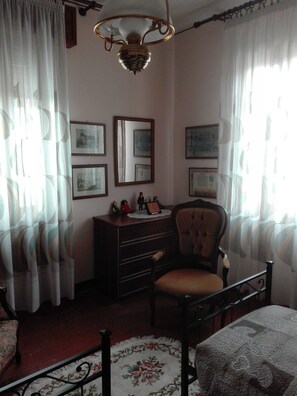 Quarto duplo | Frigobar, Wi-Fi de cortesia, roupa de cama