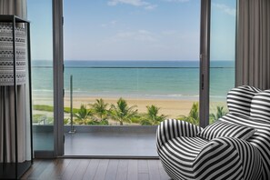 Vista para praia/oceano
