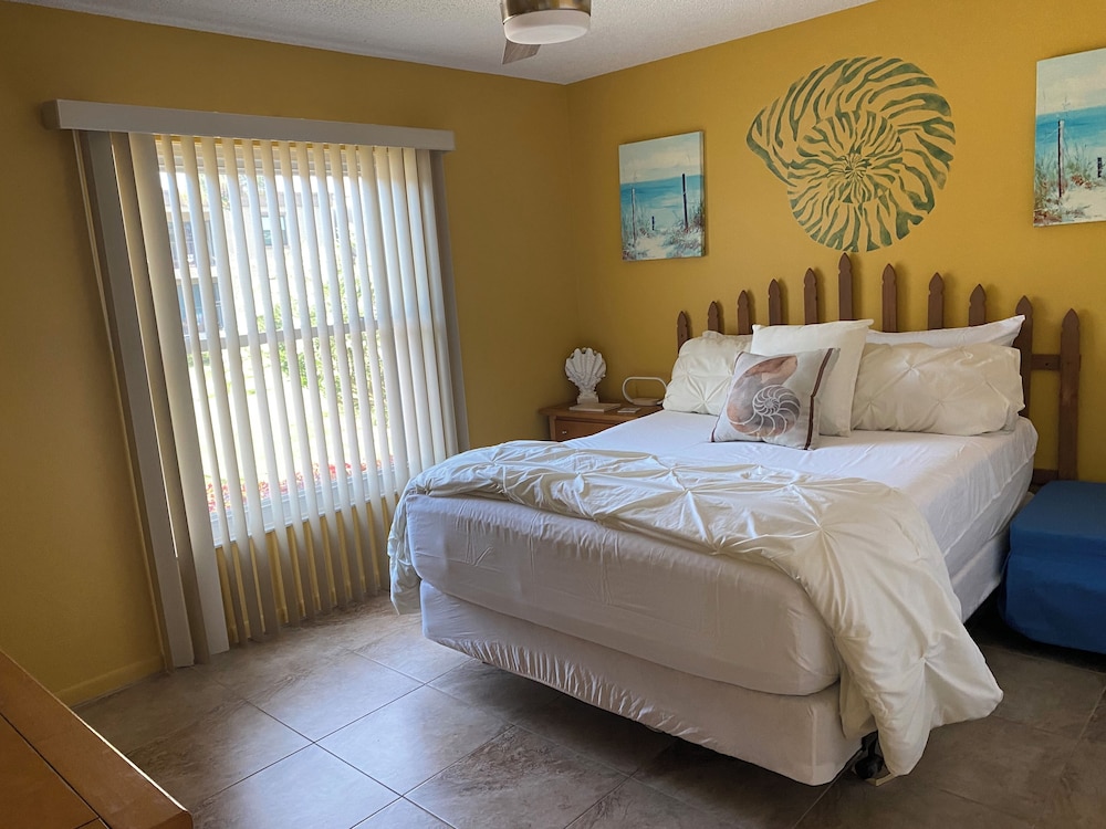 Sea Club Unit 41- "Morgan Beach House" Home Away From Home - 2min Walk To Beach - Indian Shores, FL