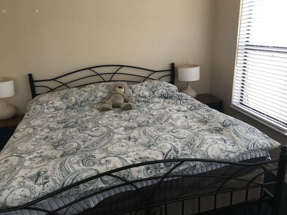Beautiful 1 Bed/ 1 Bath Cottage Apartment A Short Walk To The Beach And River - Ormond Beach, FL