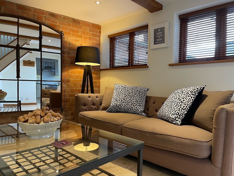 Casa De Autocares De Lujo, Stratford-upon-avon, Cotswolds. - Stratford-upon-Avon