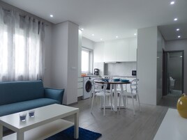 Apartamento, 2 quartos | Sala