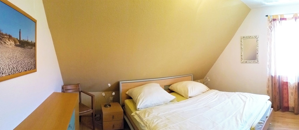 Ruhig Gelegene Fewo, Max. 5 Pers., Waschmaschine, Balkon, Wlan, Parkplatz - Prerow