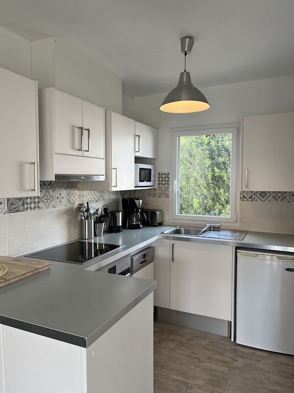 Two Bedroom Apartment With Community Gardens And Pool - Minorca