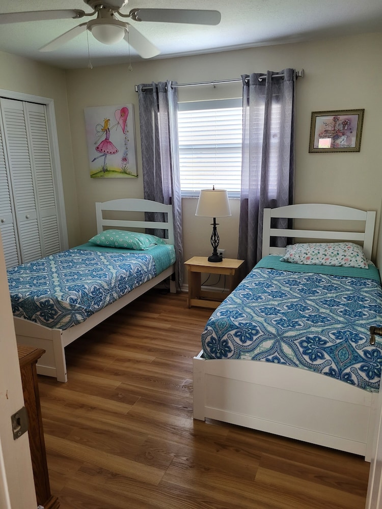 Casa De 3 Habitaciones, 2 Baños, Piscina Con Capacidad Para 6 - Dunedin, FL