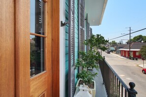 Sophisticated Marigny Triangle Open Concept Home with Balcony - New ...