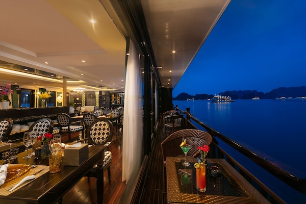 Pequenos-almoços servidos, cozinha local e internacional