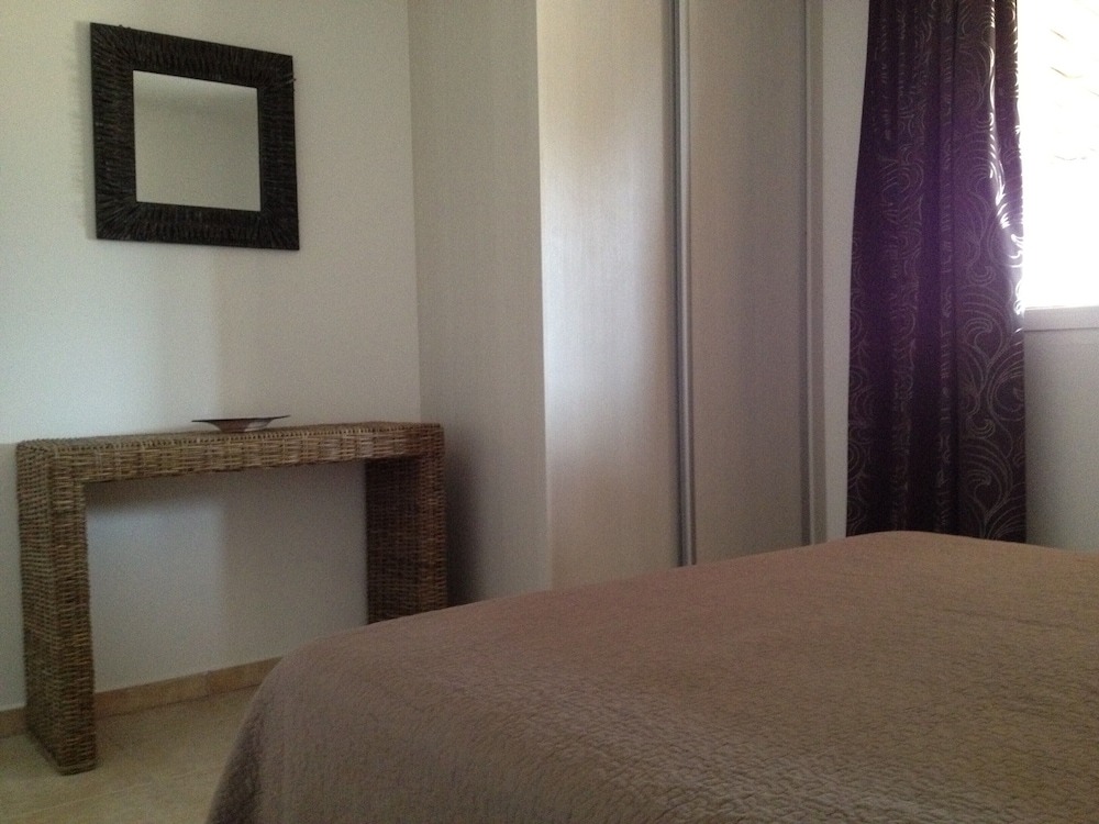 Precioso Apartamento En Planta Baja - Residencia Con Piscina Climatizada De 300m2 - Porto Vecchio