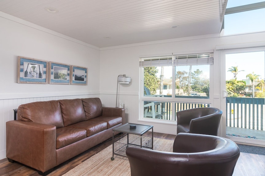 Beach Retreat Condo With A Heated Pool & Hot Tub! - Carpinteria, CA