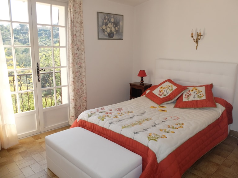 Semi-detached Villas ** With Communal Pool In Beautiful Property. Ideal With Family. - Bormes-les-Mimosas