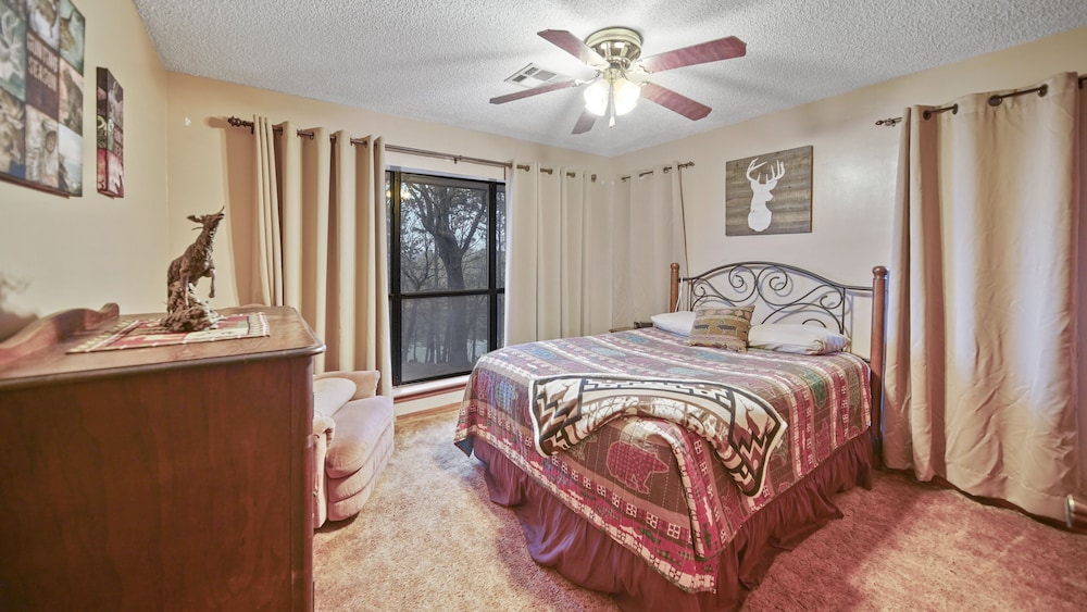 Lake View And Access! - 2 Bdrm, Sleeps 6, Beautiful Lake Views! - Grove, OK