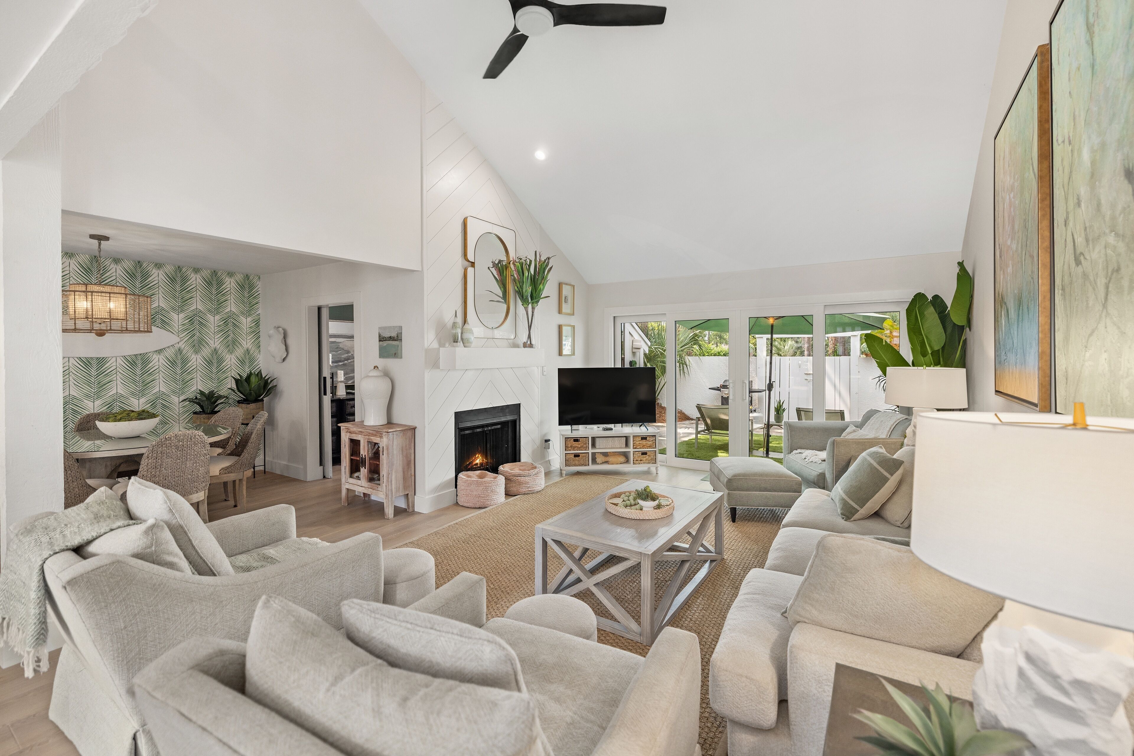 Casa, 4 quartos | Área de estar | Smart TV
