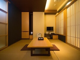 Cofre no quarto, secretária, ferro/tábua de engomar, Wi-fi grátis 