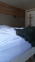 Estúdio (2) | Secretária, cortinas/cortinados opacos, quartos insonorizados 