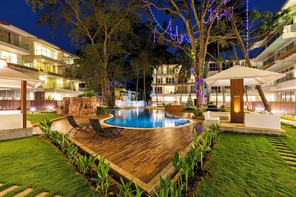 Fachada do alojamento (tarde/noite)