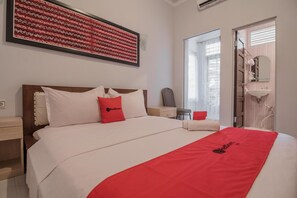 Quarto casal | Escrivaninha, Wi-Fi de cortesia, roupa de cama