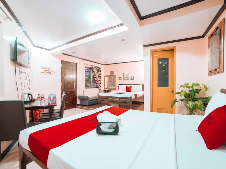Quarto Familiar | Secretária, Wi-fi grátis, roupa de cama fornecida