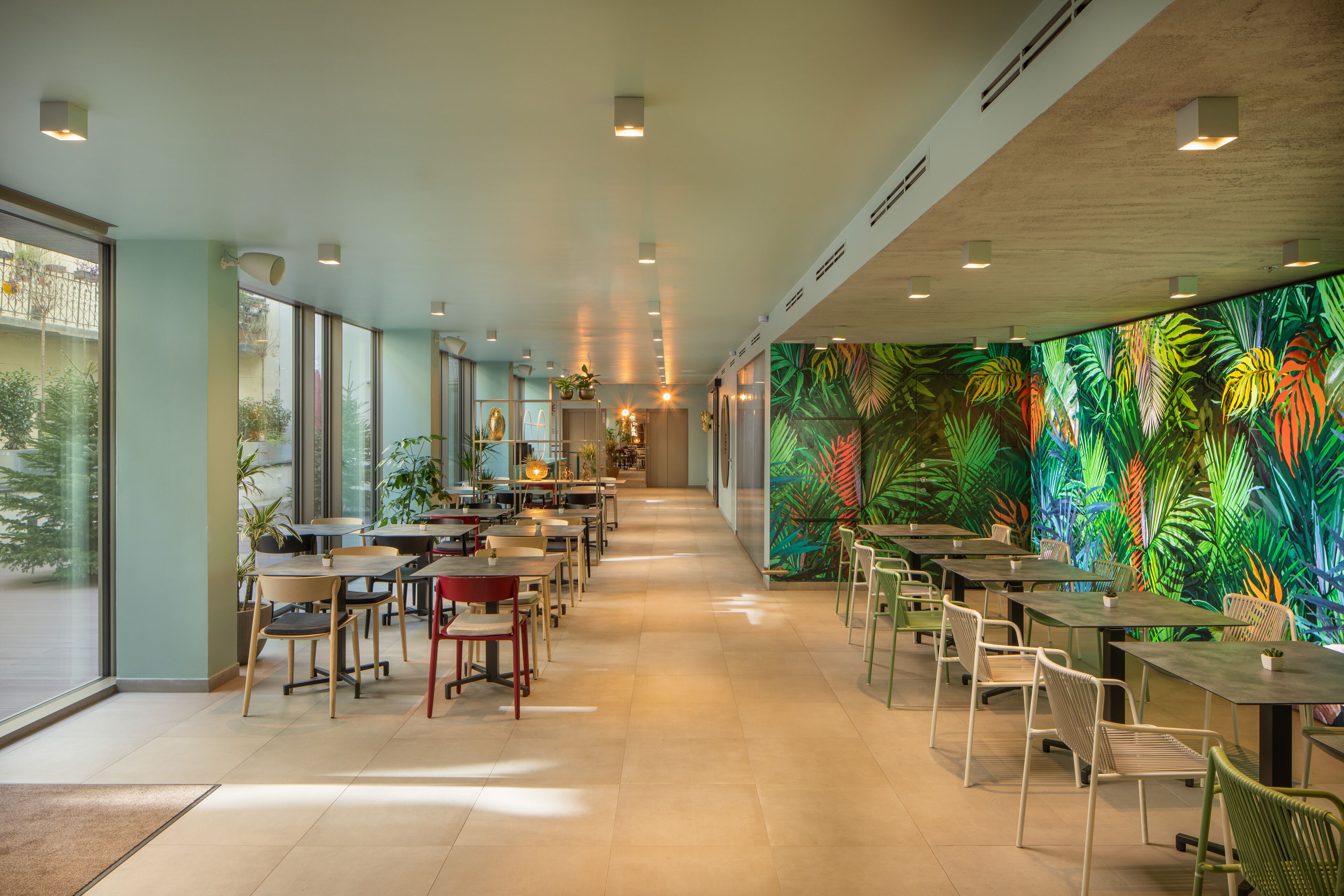 Café da manhã com buffet grátis todos os dias