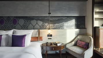 Quarto premier, 1 cama King | Roupas de cama antialérgicas, frigobar, cofres nos quartos