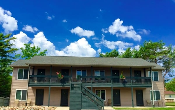 Blue Spruce Motel - Port Austin, MI