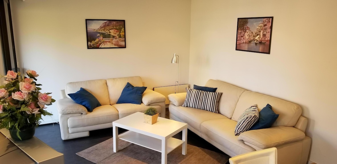 Maison Moderne à Quelques Pas De La Plage Et Du Port De Plaisance D'antibes - Plage des Bouches du Loup