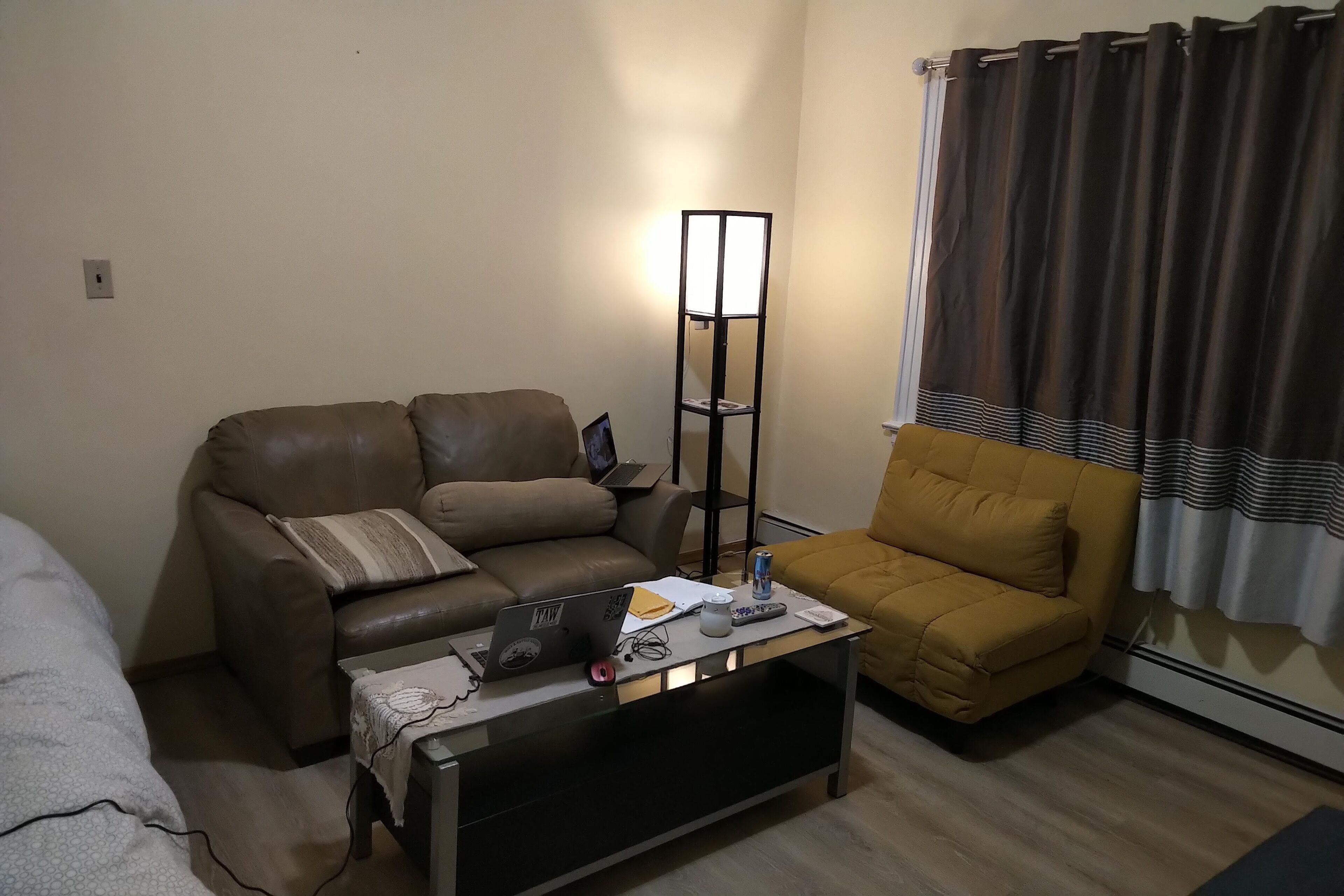 Woodside, Queens, Spacious 2 Bdrm 1 Bath Home, Easy Access To Manhattan