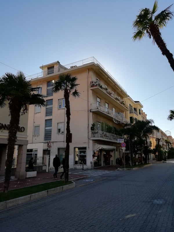Appartamento Corso Italia "4 Stagioni" Centralissimo E With 3 Camere Da Letto - Bordighera