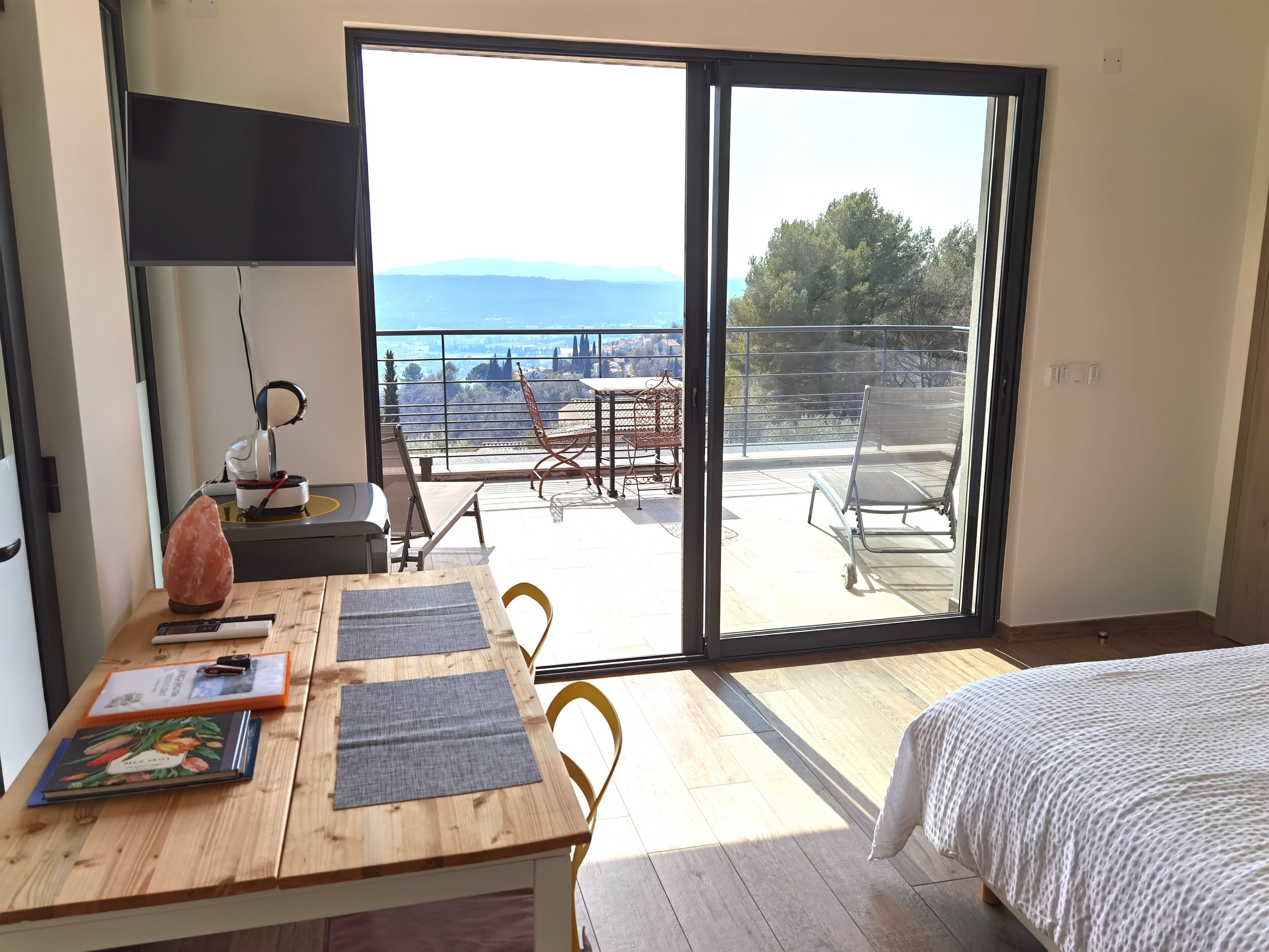 "Prana", Belle Suite Tout Confort Chez L'habitant,  Avec Piscine Et Jardin - Montauroux