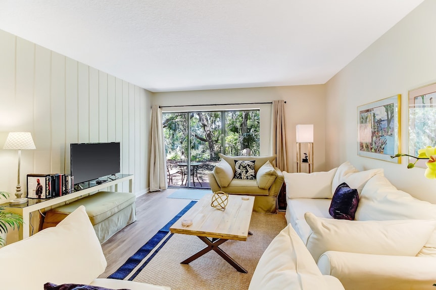 Relaxing Condo Steps From Pool And 5-minute Walk To Ocean! - Amelia Island, FL