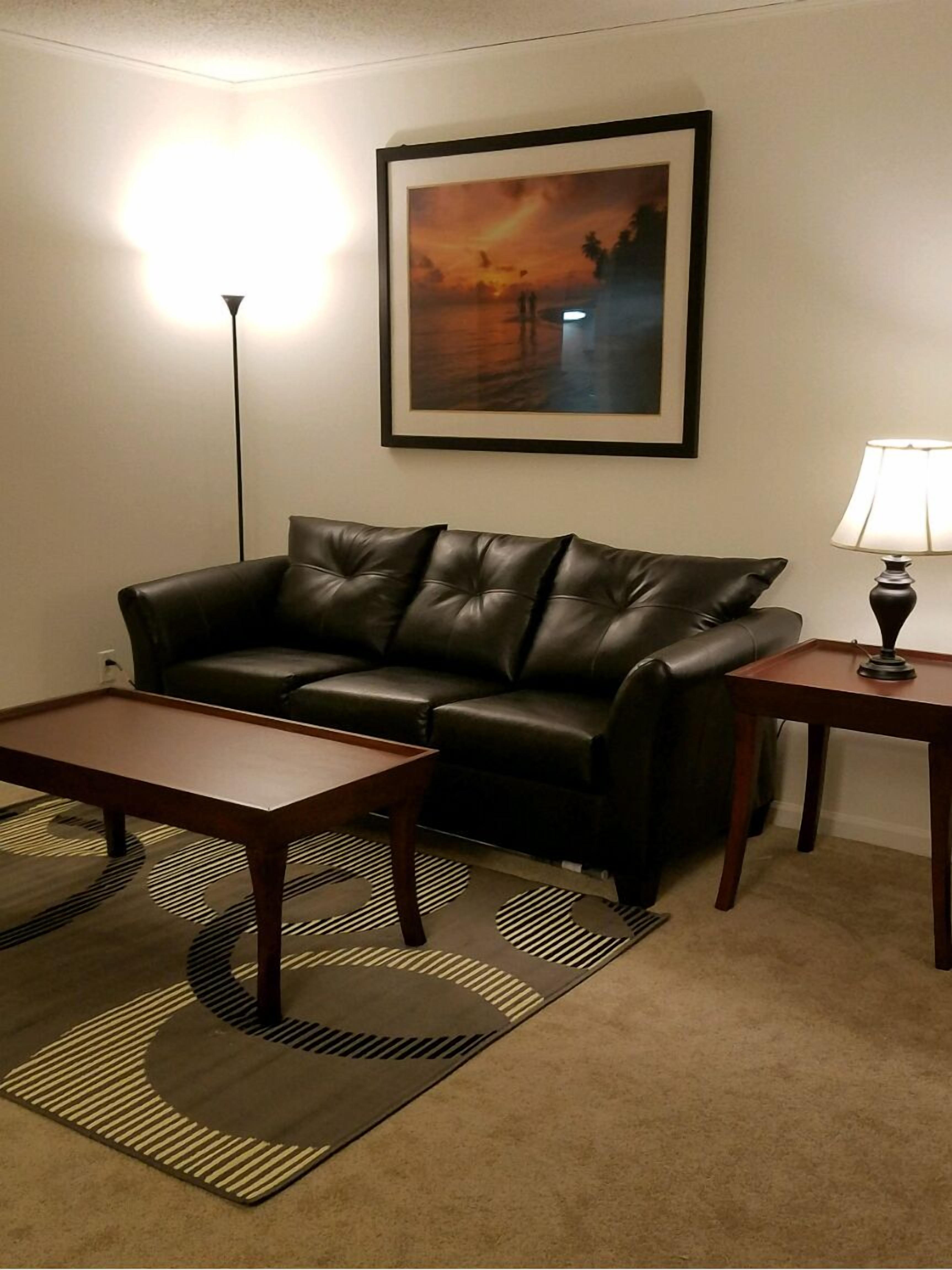 The Triad Ii---spacious 2br Condo---newly Remodeled!! Great Location!! - High Point, NC