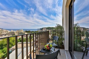 Quarto Duplo Deluxe, 1 cama king-size, não fumadores, vista para o mar | Vista para a praia ou o mar