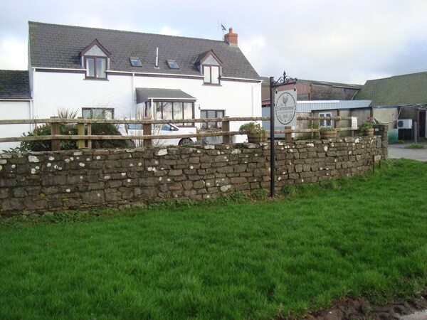 The Farmhouse Lochmeyler - Pembrokeshire