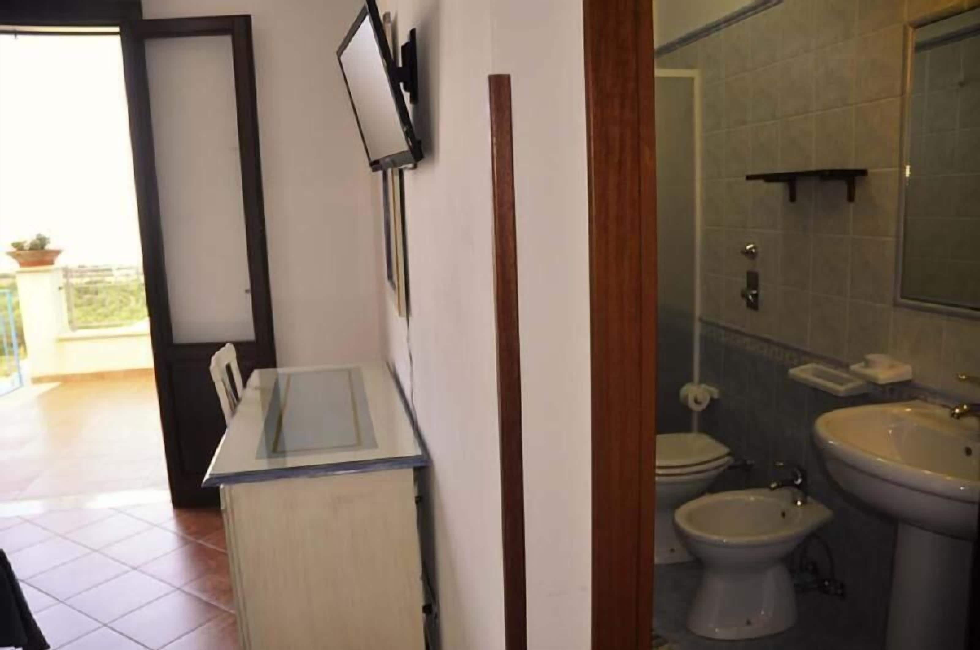 Quarto casal | Escrivaninha, Wi-Fi de cortesia