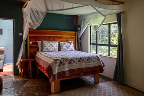 Casa de Campo, 3 quartos, junto ao jardim | Cofre no quarto, com decoração personalizada 