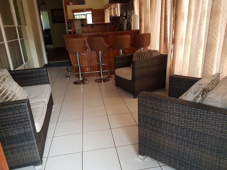 La 69 Holiday Home. Assured Rest. - 하라레