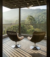 Quarto standard, 1 cama King, para não fumantes, vista para o rio | Sacada