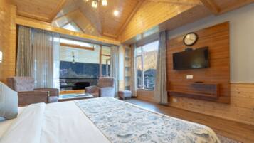 Quarto Premium | Com decoração personalizada, secretária