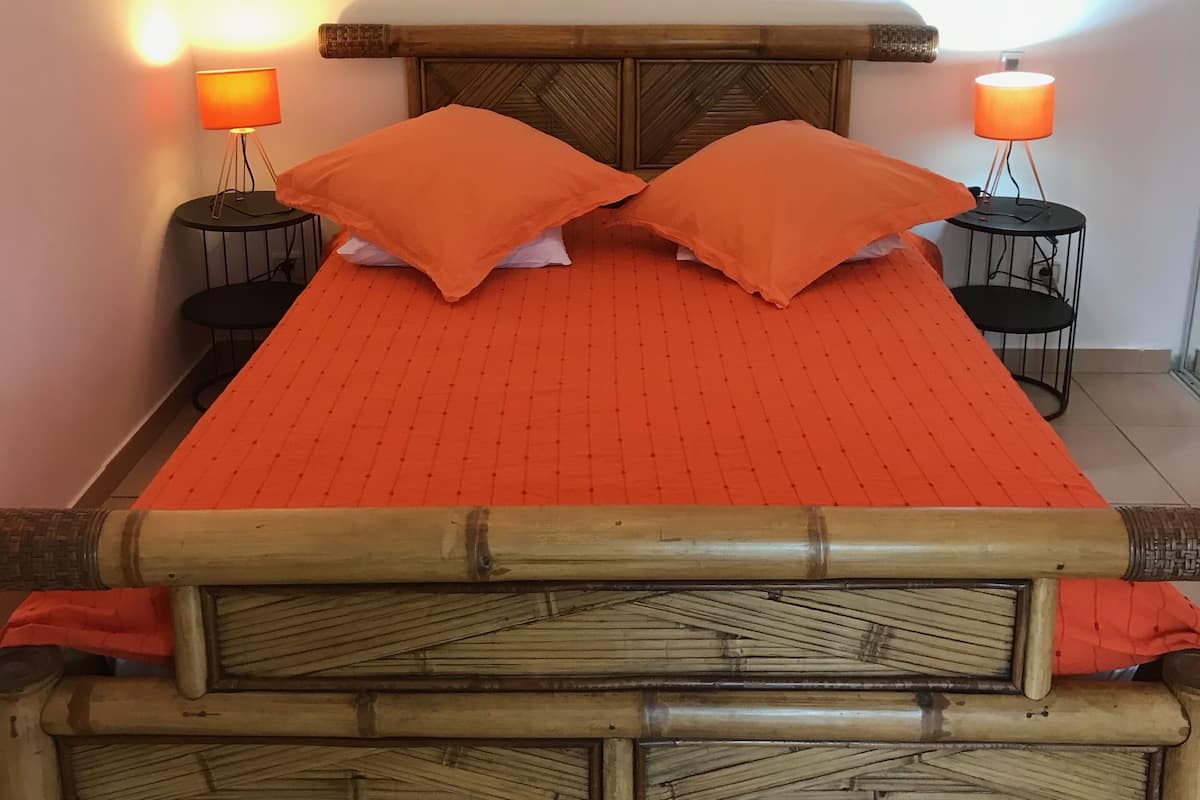 Quarto casal (Papaye) | Cortinas blackout, Wi-Fi de cortesia, roupa de cama