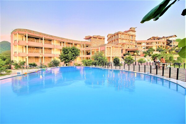 Palm Valley Dritan Resort - Gujarat