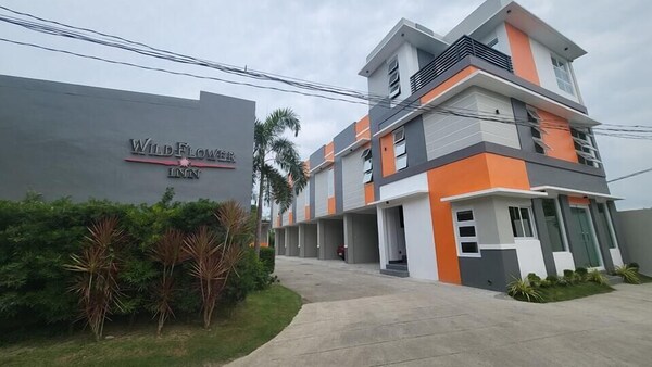 Wildflower Inn - San Jacinto, Philippines