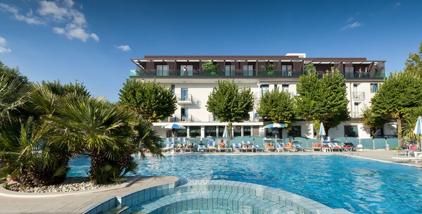 Hotel Paris Resort - Bellaria-Igea Marina