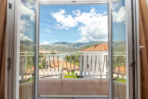 Quarto Duplo, varanda, vista para o mar | Secretária, quartos insonorizados, ferro/tábua de engomar