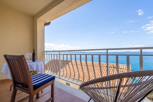 Quarto Superior, vista para o mar | Varanda