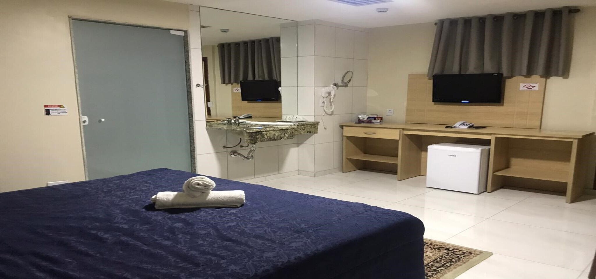 Minibar, Wi-fi grátis, roupa de cama fornecida 