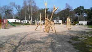 Área de recreio para crianças (ao ar livre)