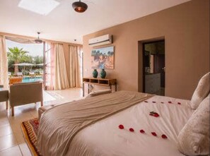 Vila superluxo, vários quartos, piscina particular | 7 quartos, cortinas blackout, berços (sobretaxa), Wi-Fi de cortesia