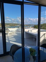 Suíte premium, 1 quarto | Vista do quarto